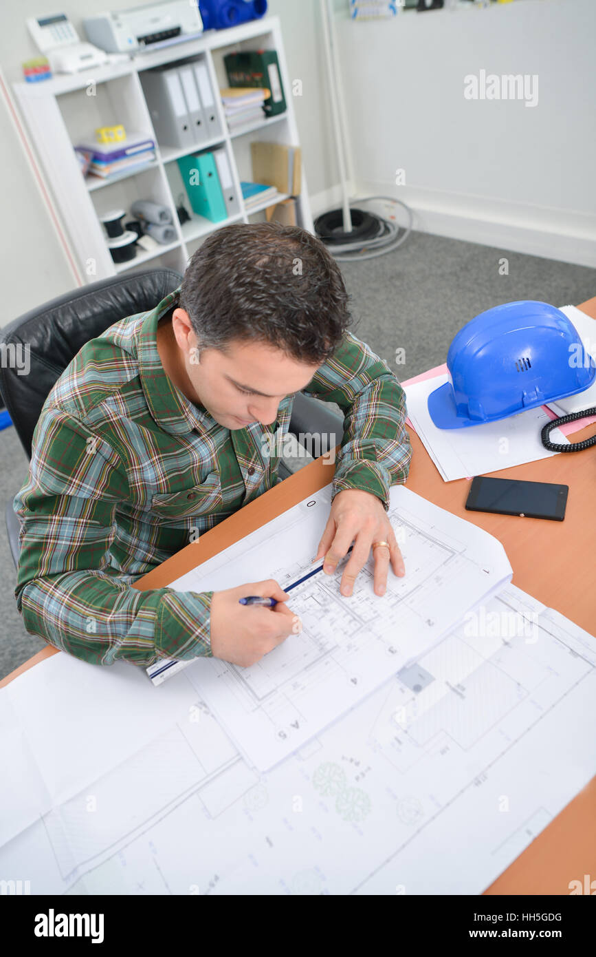 Man working on scale drawings hi-res stock photography and images - Alamy