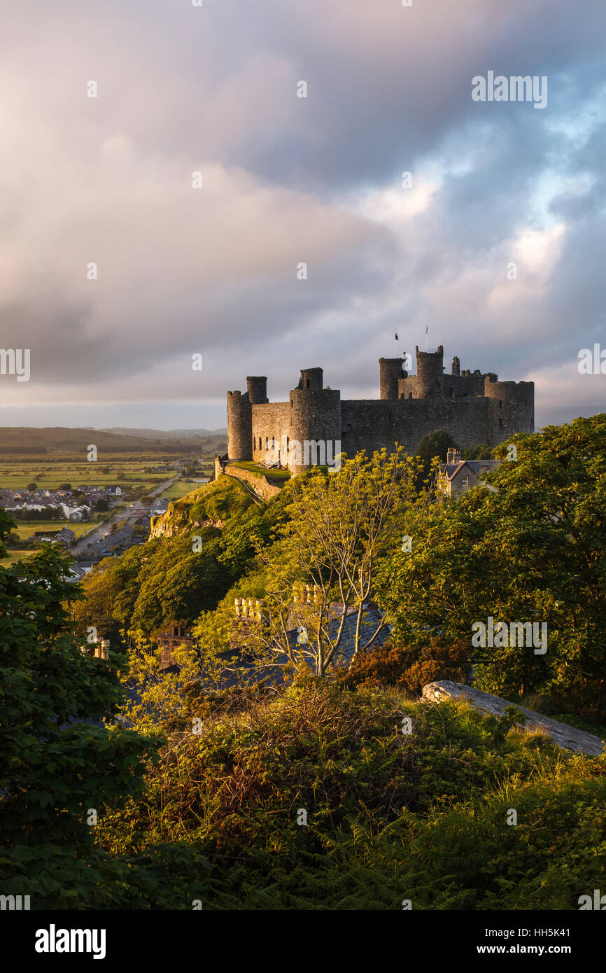 Harlech Castle at sunset, Snowdonia National Park, Wales Stock Photo ...