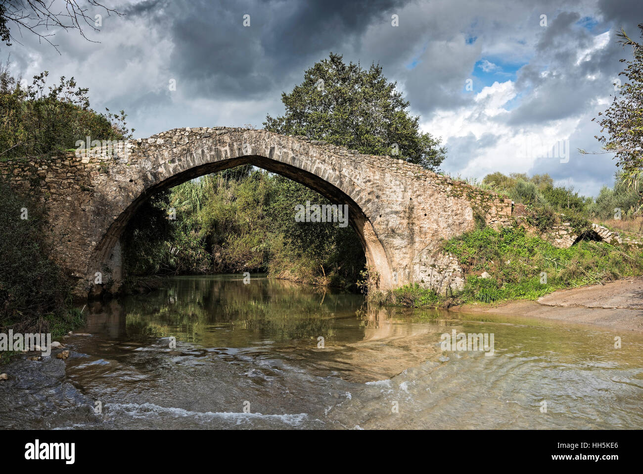 Bridge greece hi-res stock photography and images - Alamy