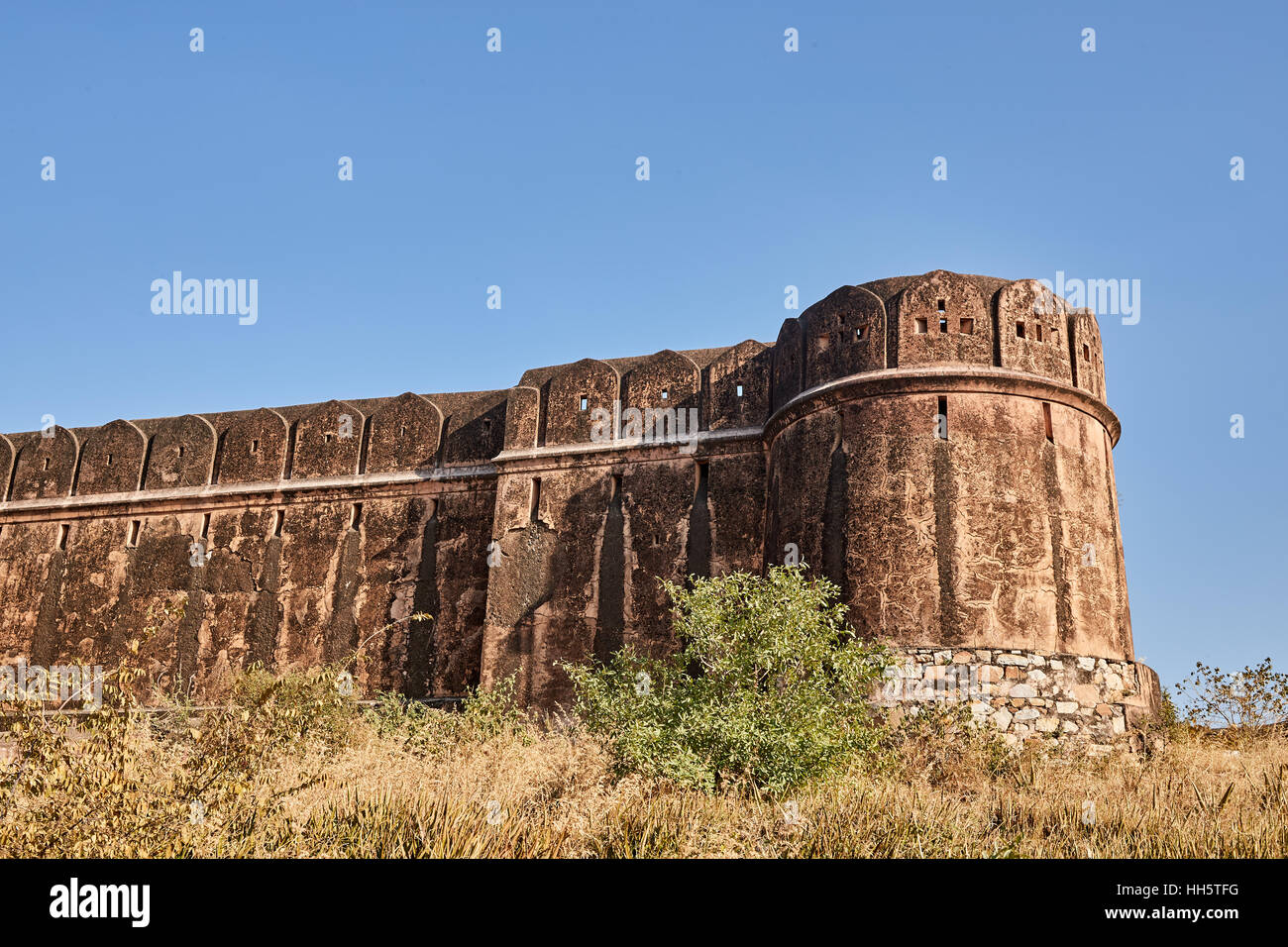 Defensive wall of Jaigarh Fort on the top of Hill of Eagles near Jaipur ...