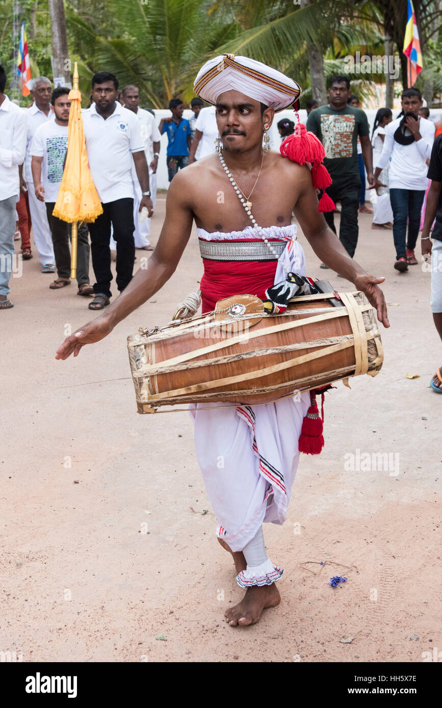 Il full moon poya hi-res stock photography and images - Alamy