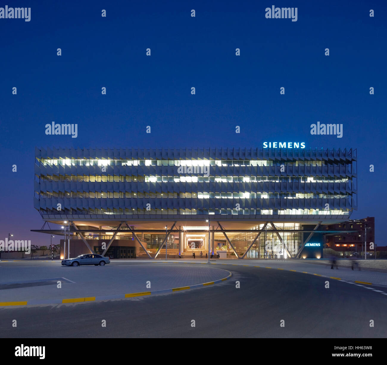 Masdar logo hi-res stock photography and images - Alamy