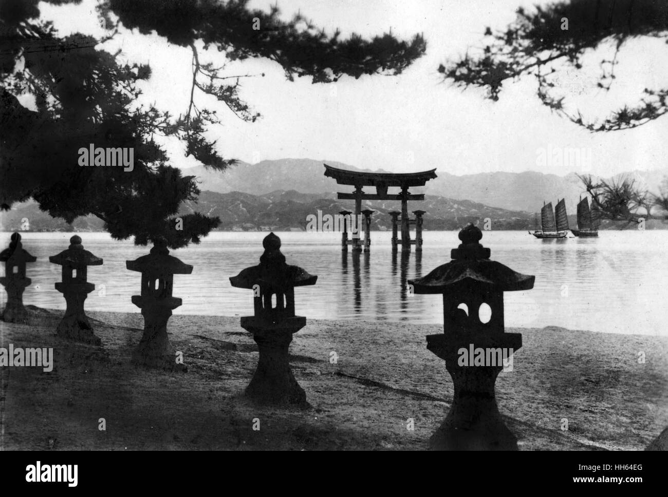Miyajima shinto shrine torii gate itsukushima Black and White Stock ...