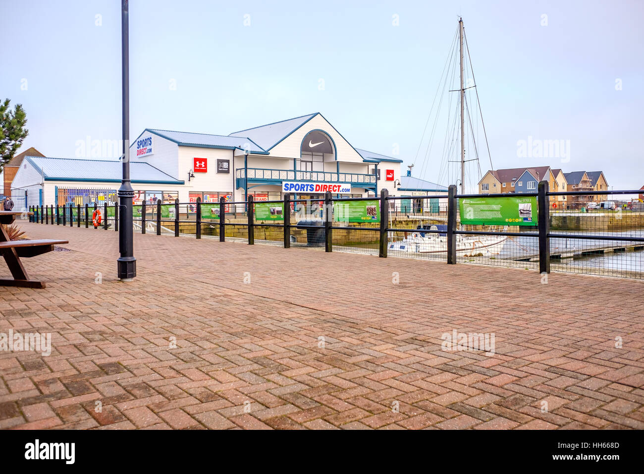 Sports Direct Shop Freeport Stock Photo Alamy sports-direct-shop-freeport-stock-photo-alamy