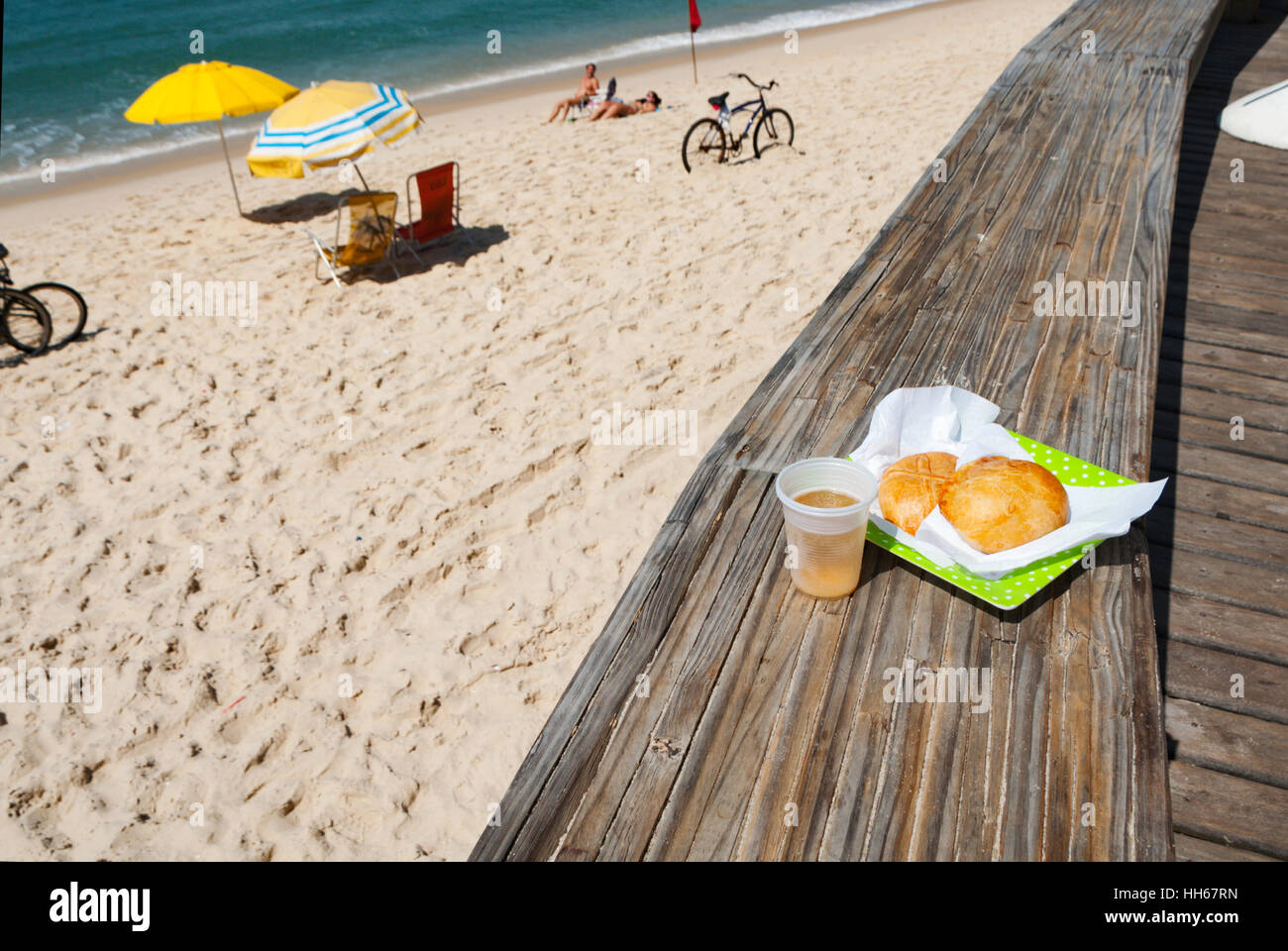 Rio de janeiro has a tropical savanna climate hi-res stock photography ...