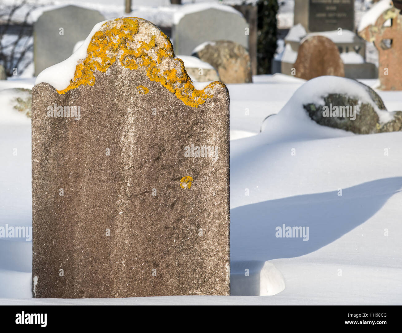Old tombstone hi-res stock photography and images - Alamy