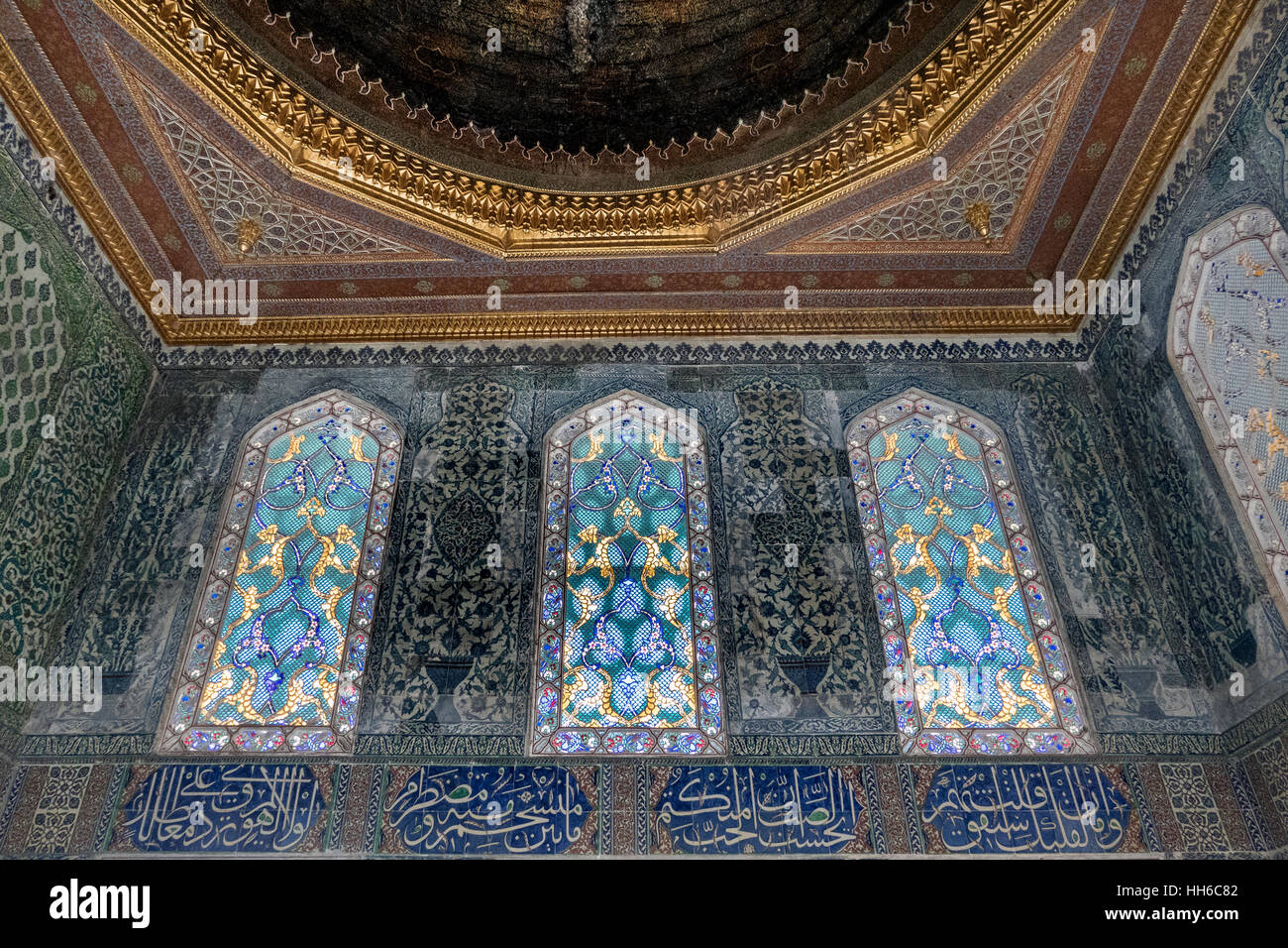 Stained glass windows hi-res stock photography and images - Alamy