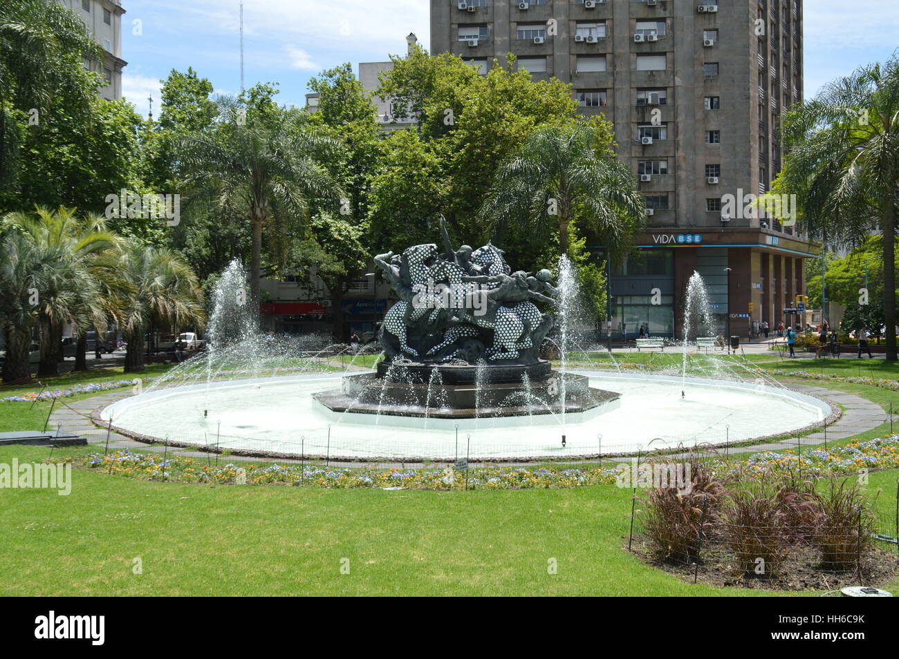 Montevideo sculpture hi-res stock photography and images - Alamy