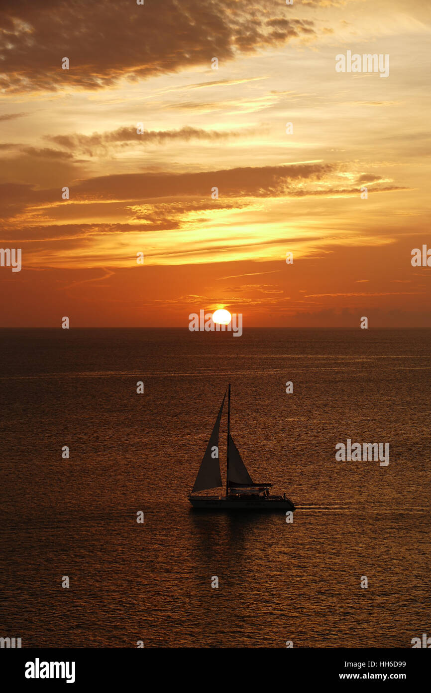 Yacht setting sail at night hi-res stock photography and images - Alamy