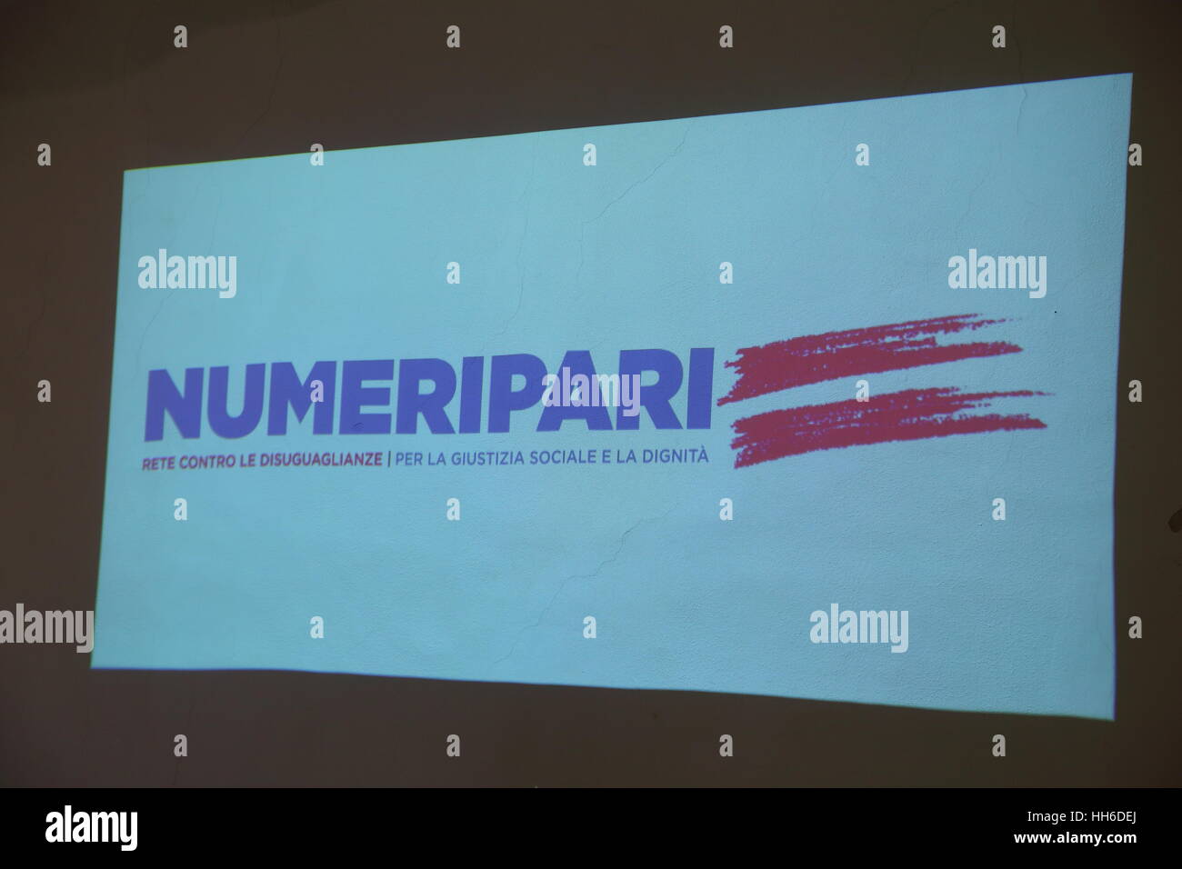 Pari numeri hi-res stock photography and images - Alamy