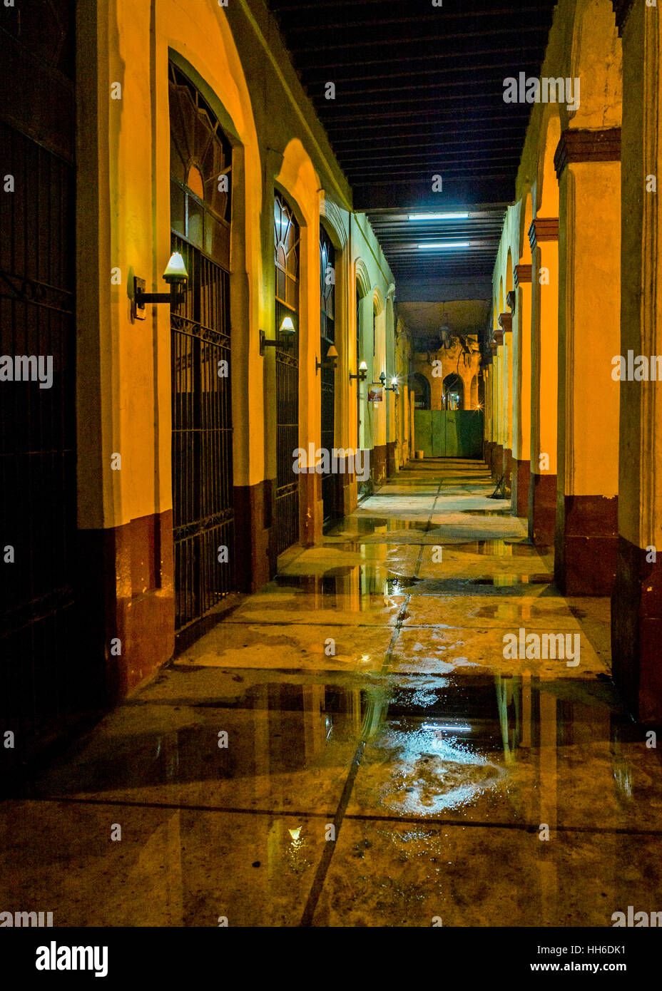 Colonnade , Column, Architecture, Balcony, Building Exterior, Capital ...
