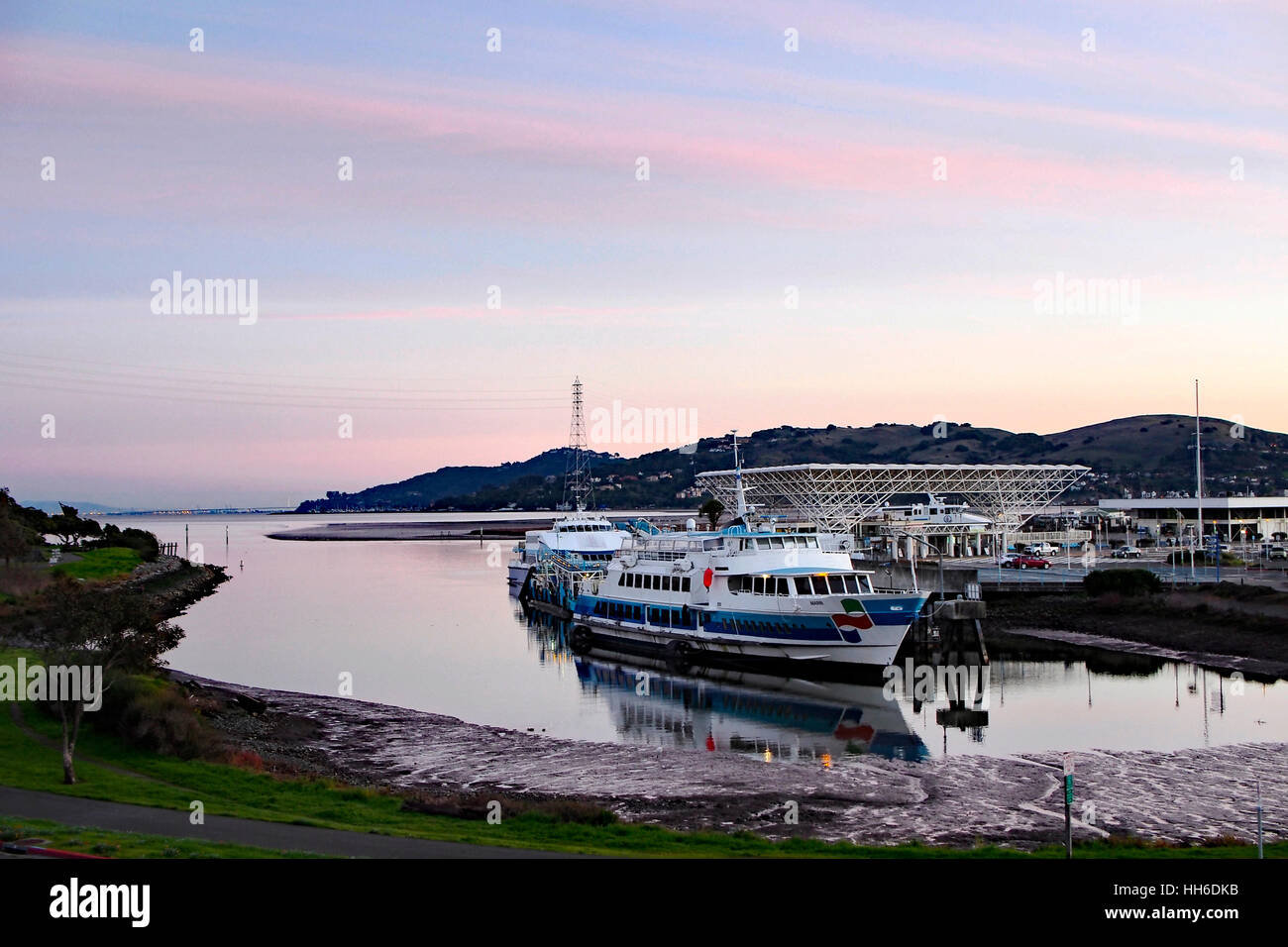 San francisco ferries hi-res stock photography and images - Alamy