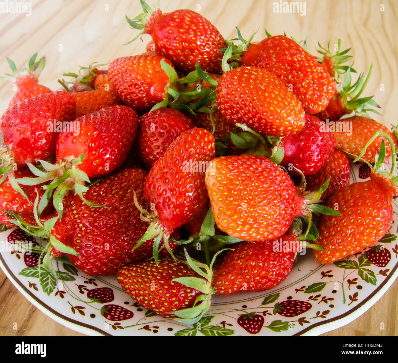 Fresh garden strawberry fruits hi-res stock photography and images - Alamy