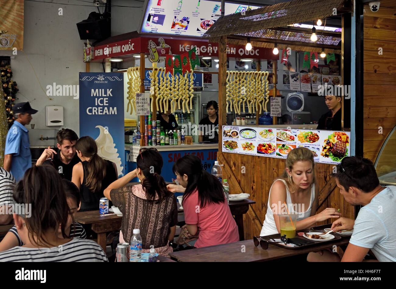 Street Food Night Market Ho Chi Minh City Center (HCMC) Saigon ...