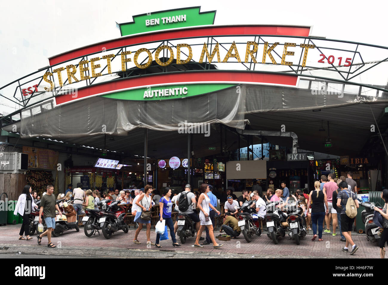 Street Food Night Market Ho Chi Minh City Center (HCMC) Saigon ...