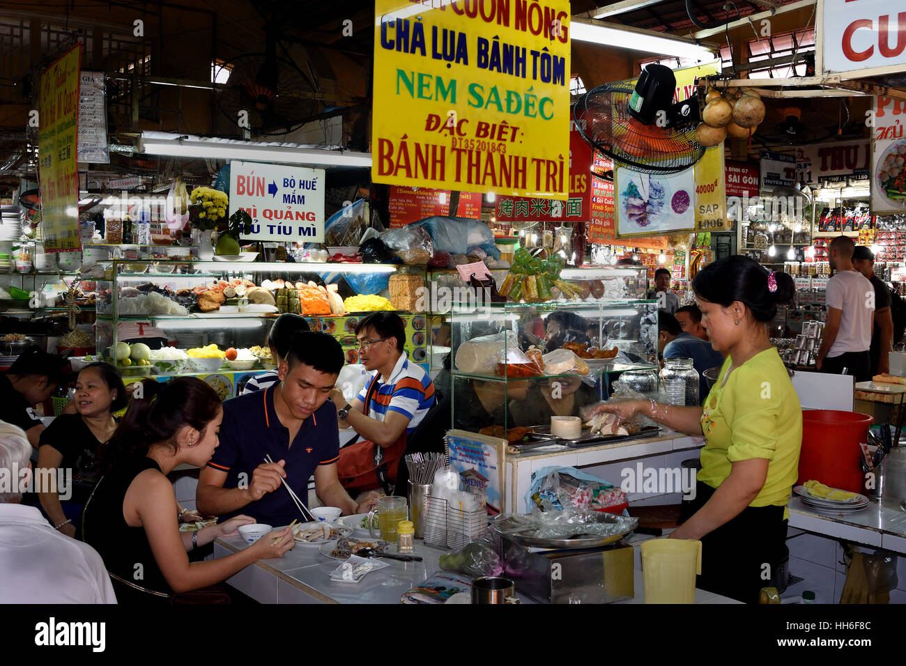 Street Food Night Market Ho Chi Minh City Center (HCMC) Saigon ...