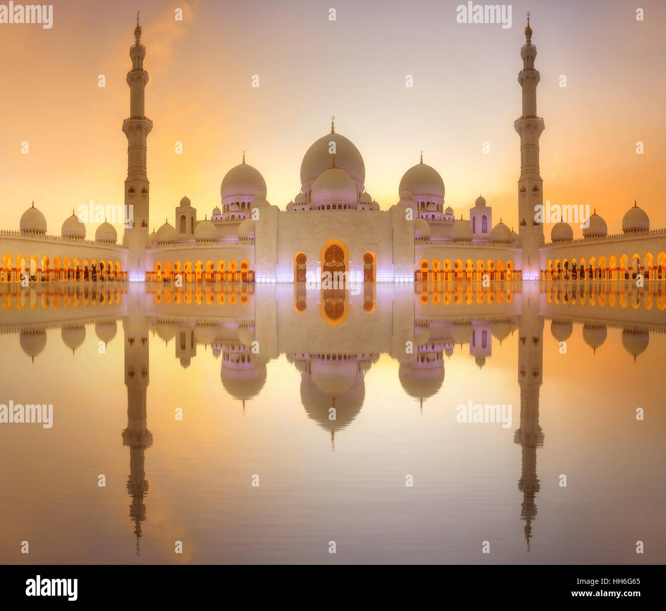Sheikh Zayed Grand Mosque Stock Photo - Alamy