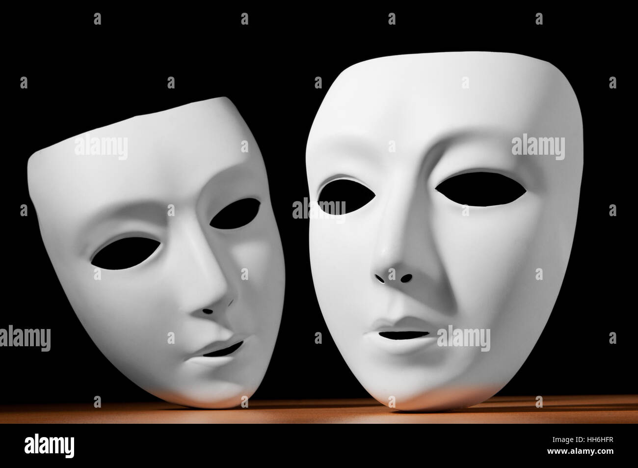Love theater masks hi-res stock photography and images - Alamy