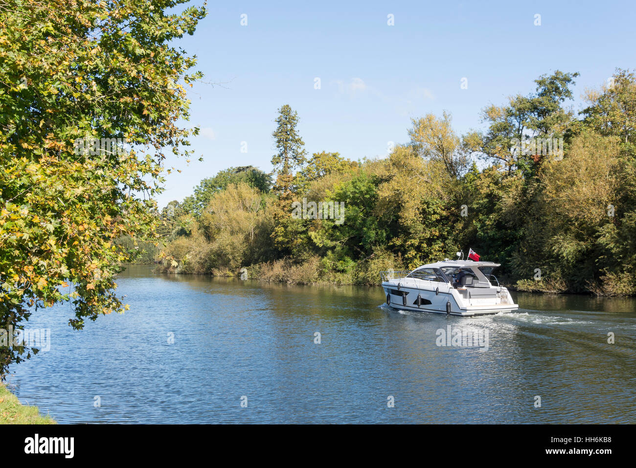 Thames sightseeing cruise hi-res stock photography and images - Alamy