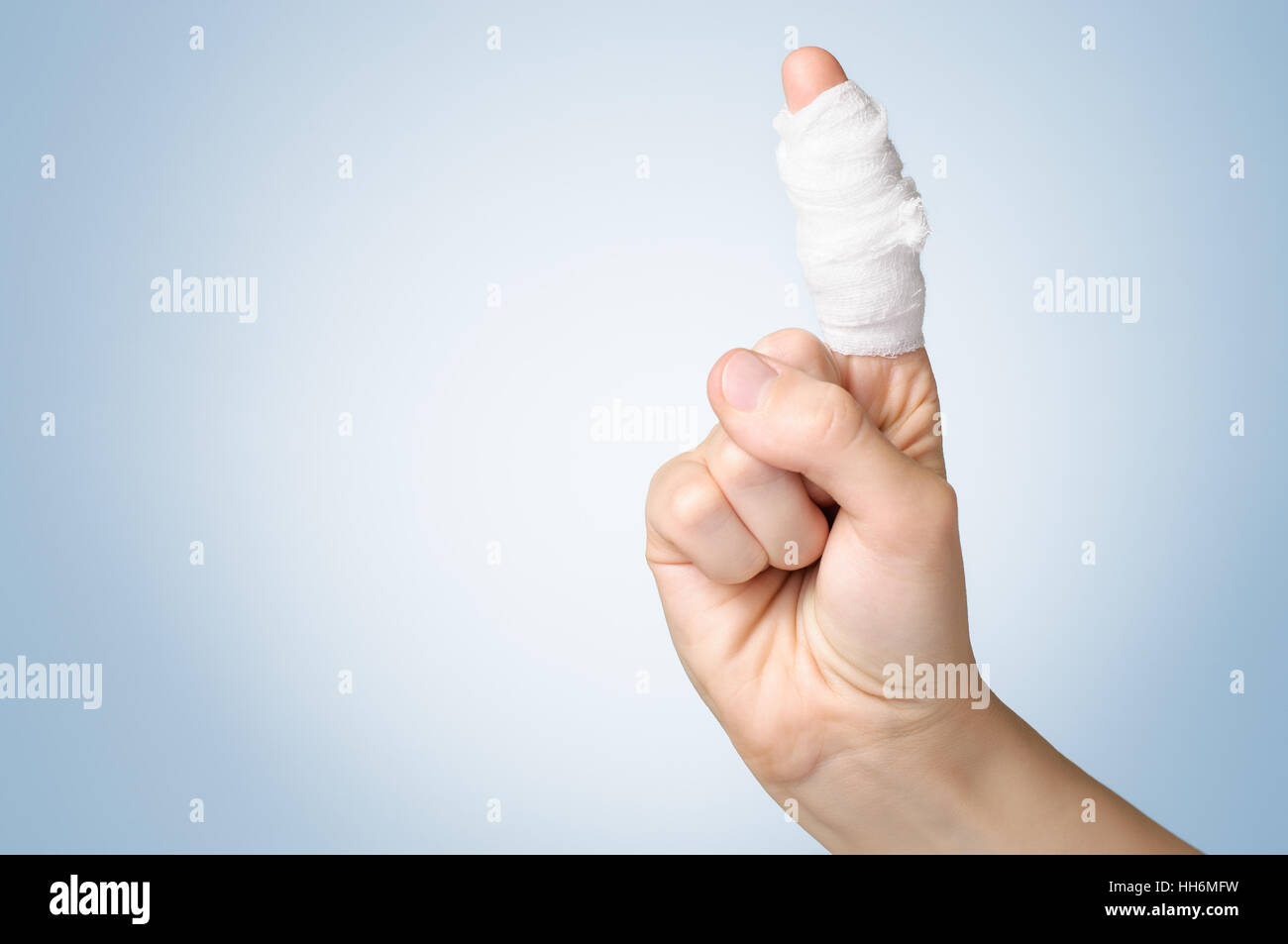 Bandaged fingers hi-res stock photography and images - Alamy