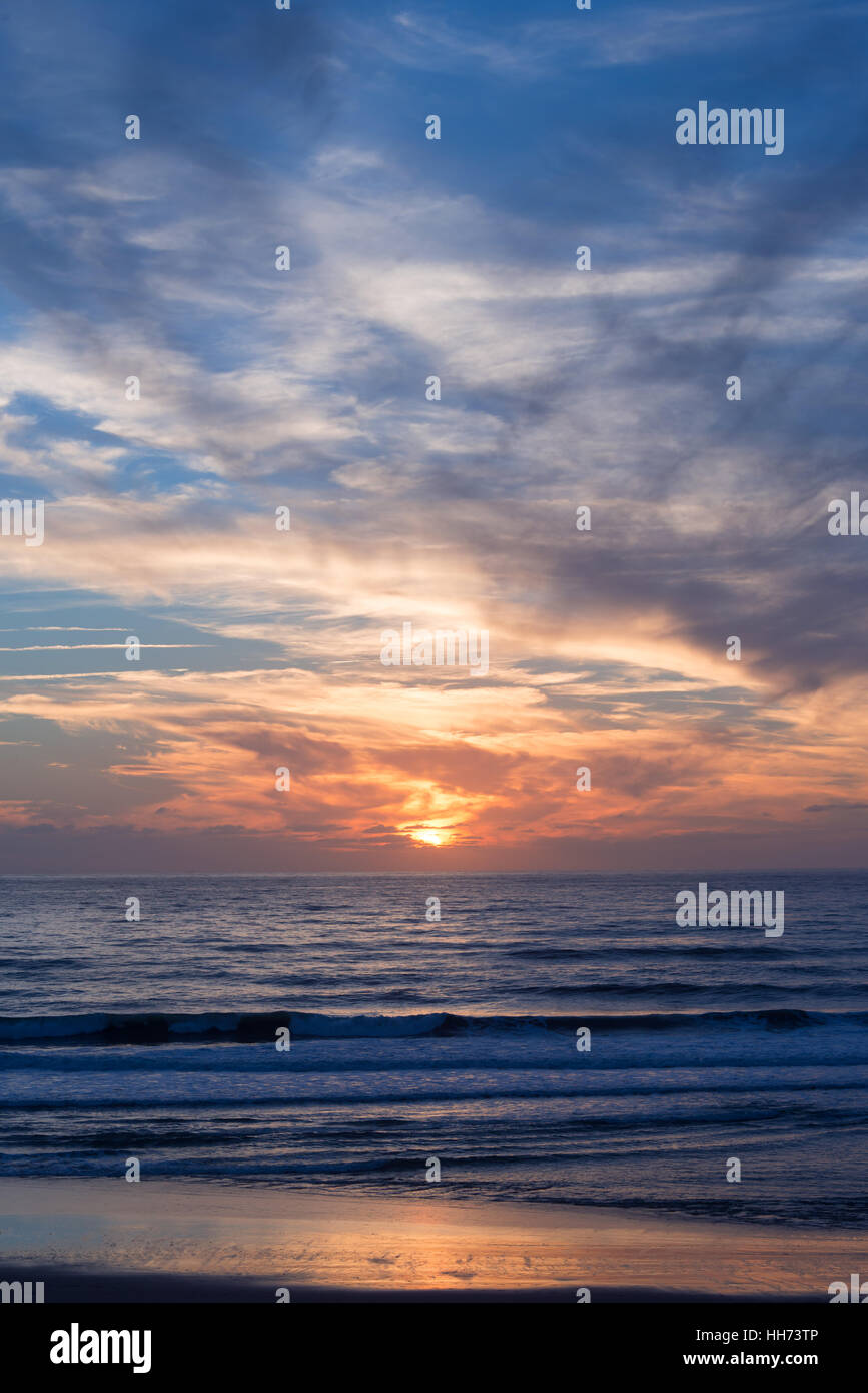 Atlantic ocean sunset, Lacanau France Stock Photo - Alamy