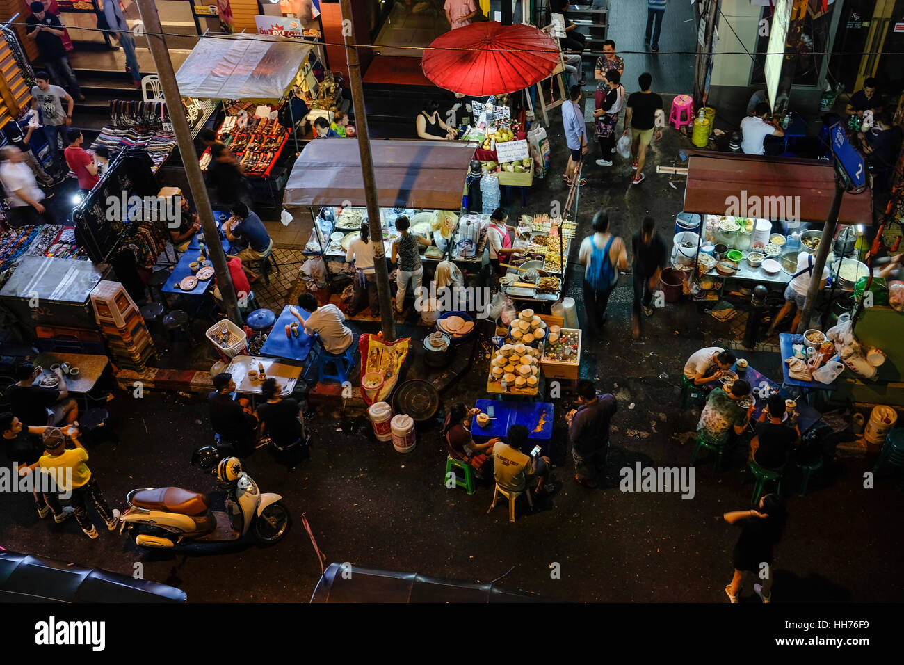 Bangkok street food night hi-res stock photography and images - Alamy