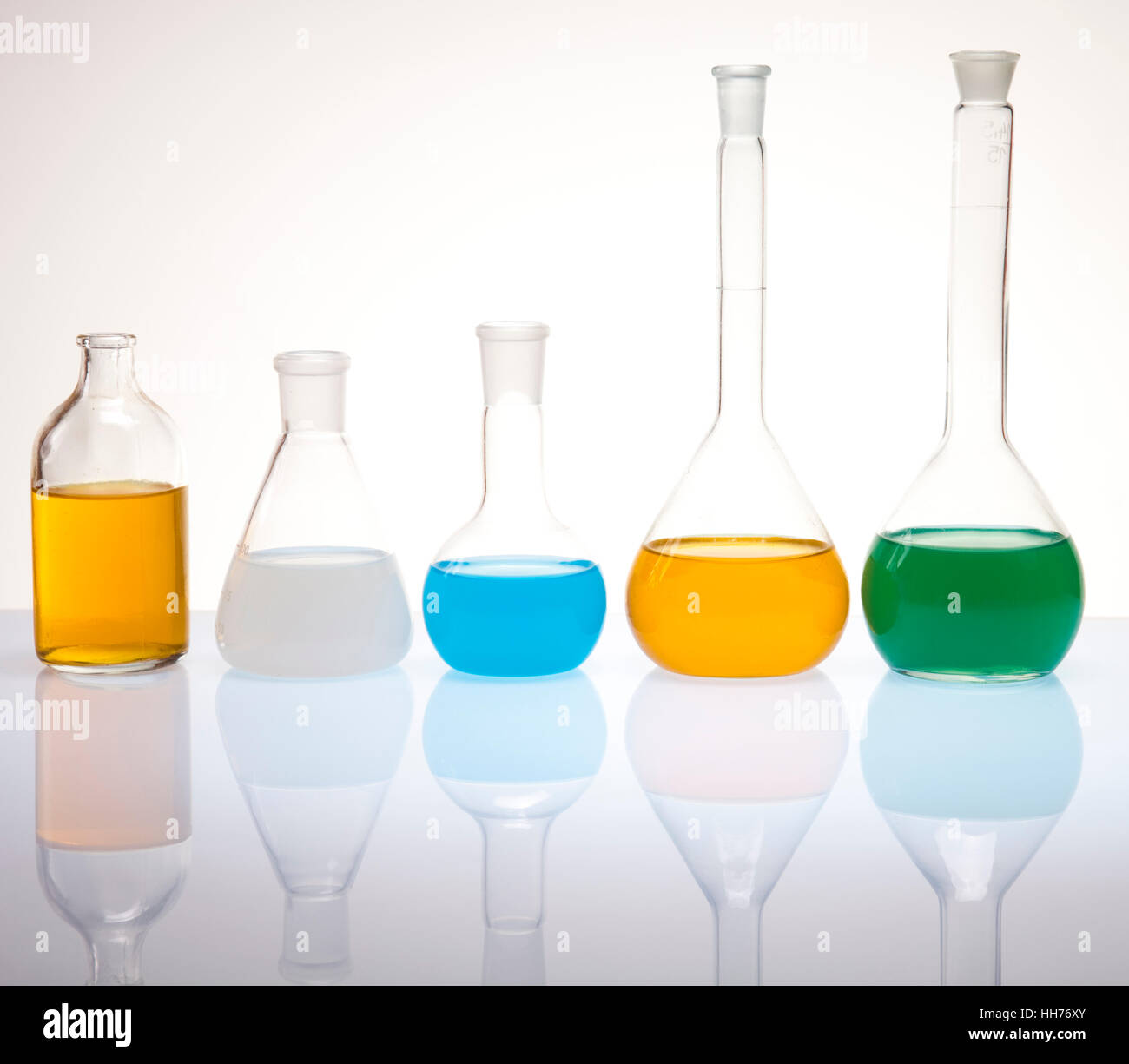 glass, chalice, tumbler, experiment, research, laboratory, equipment ...