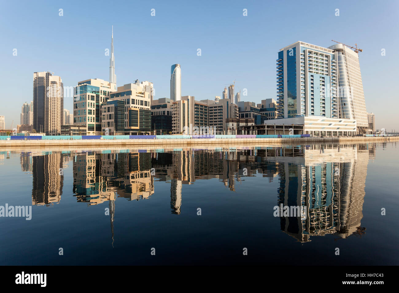 Business bay waterfront hi-res stock photography and images - Alamy