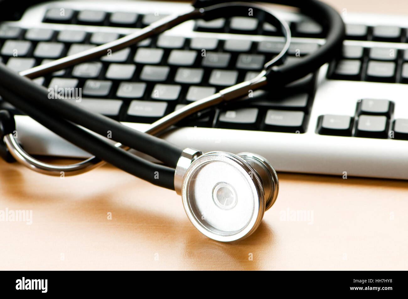 doctor, physician, medic, medical practicioner, laptop, notebook, computers Stock Photo - Alamy
