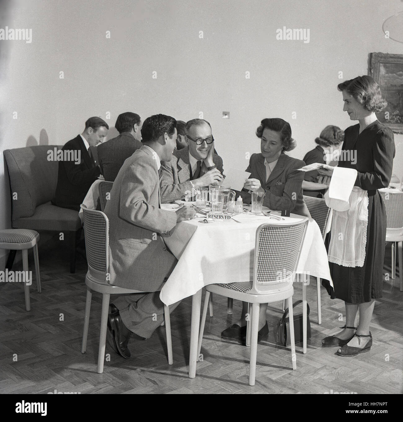 1950s Restaurant Stock Photos & 1950s Restaurant Stock Images - Alamy