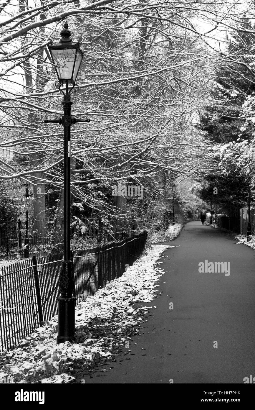 Christmas lamp post snow hi-res stock photography and images - Alamy