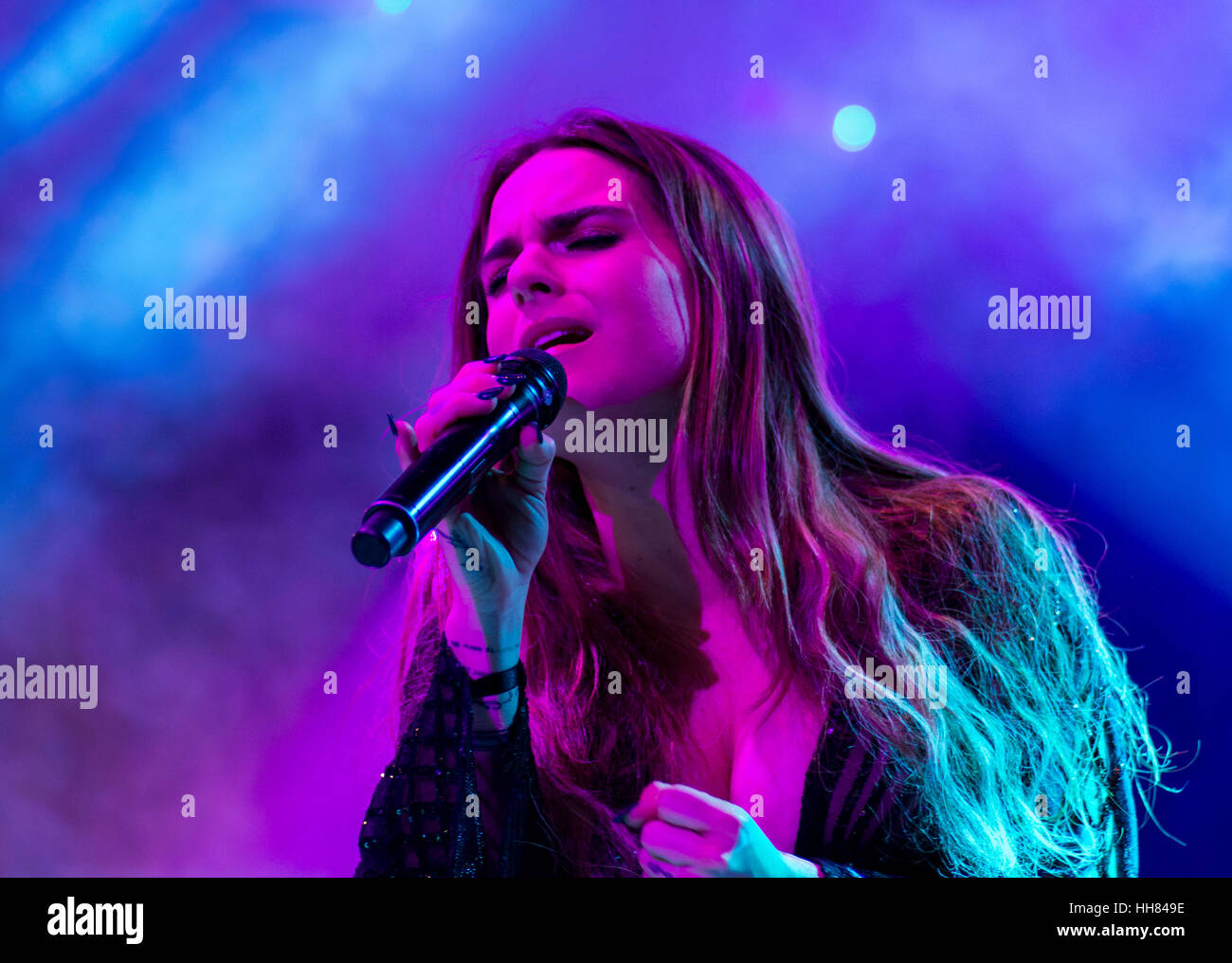 Joanna jojo levesque hi-res stock photography and images - Alamy