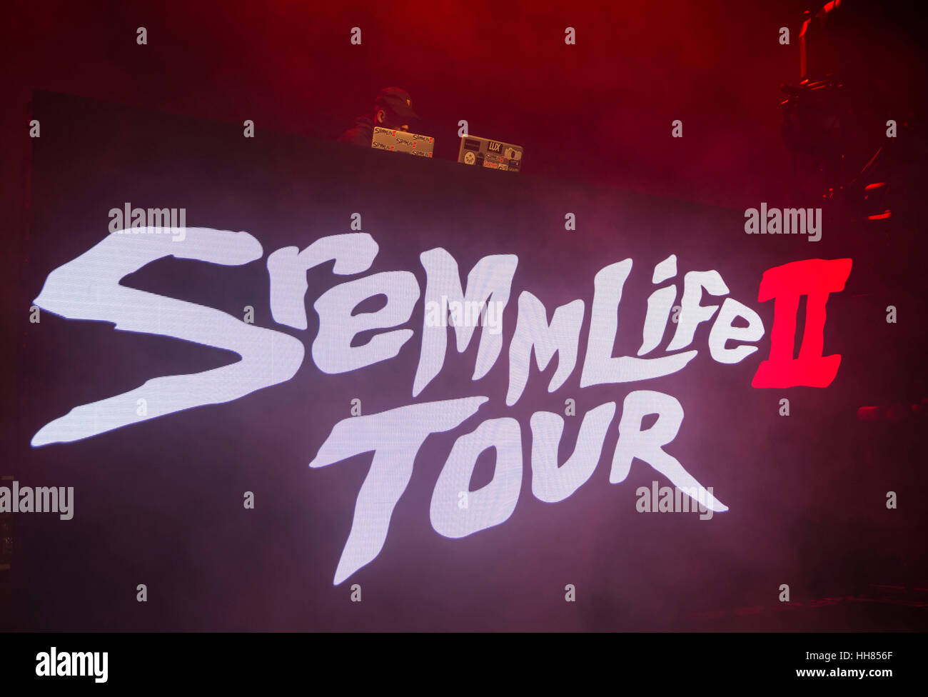 Logo of o2 uk hi-res stock photography and images - Alamy