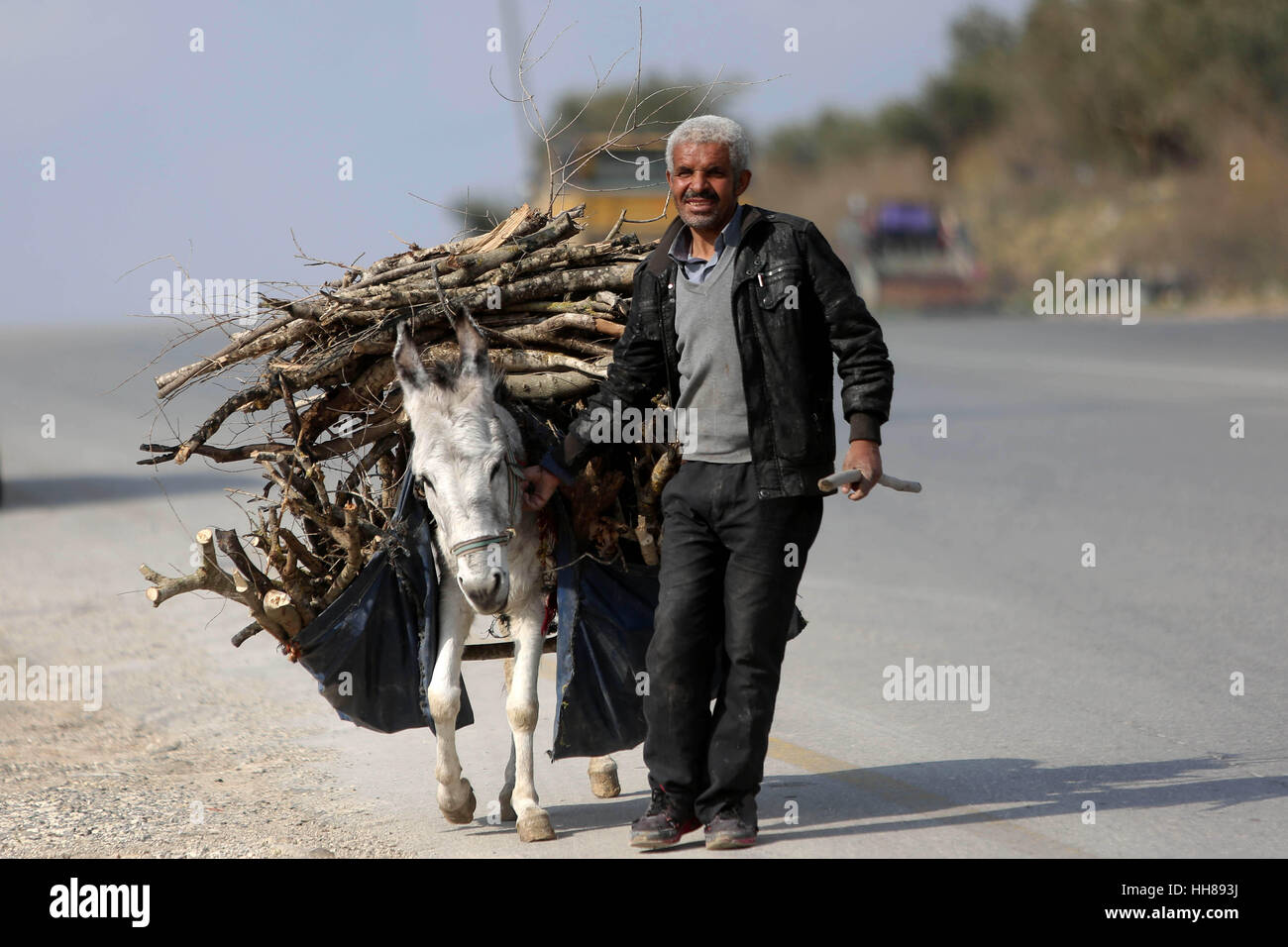 Jenin, West Bank, Palestinian Territory. 18th Jan, 2017. A Palestinian ...