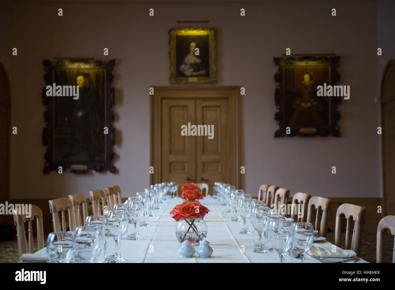 Formal dinner party hi-res stock photography and images - Alamy