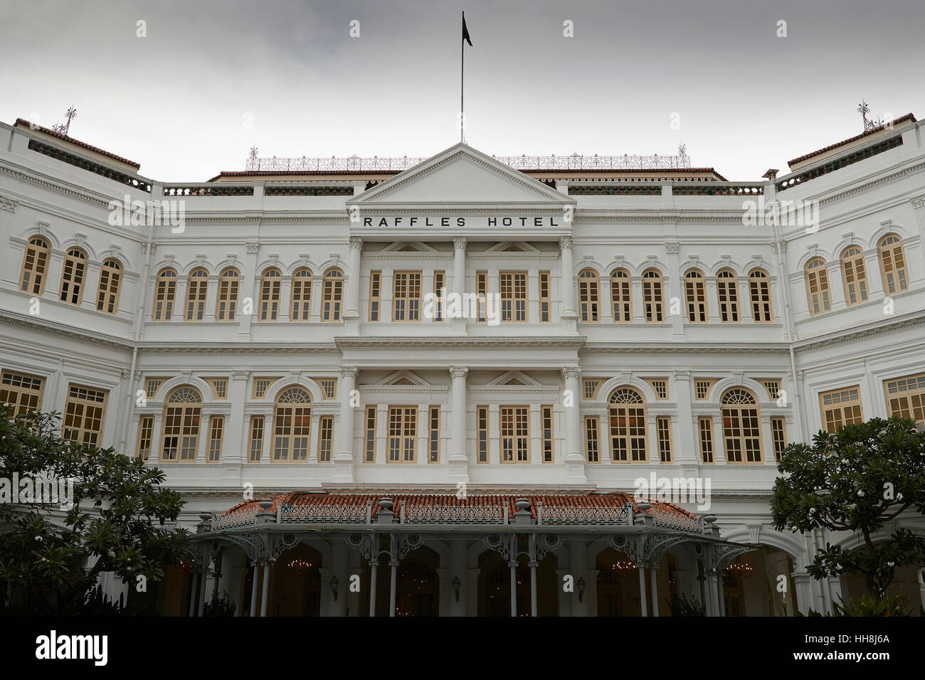 Facade Of The Historic Raffles Hotel, Singapore Stock Photo - Alamy
