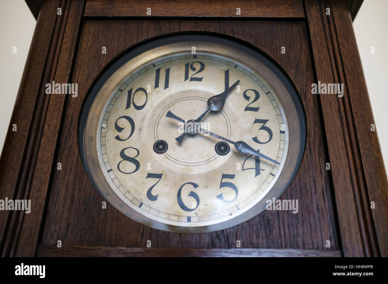 Clock dial hi-res stock photography and images - Alamy