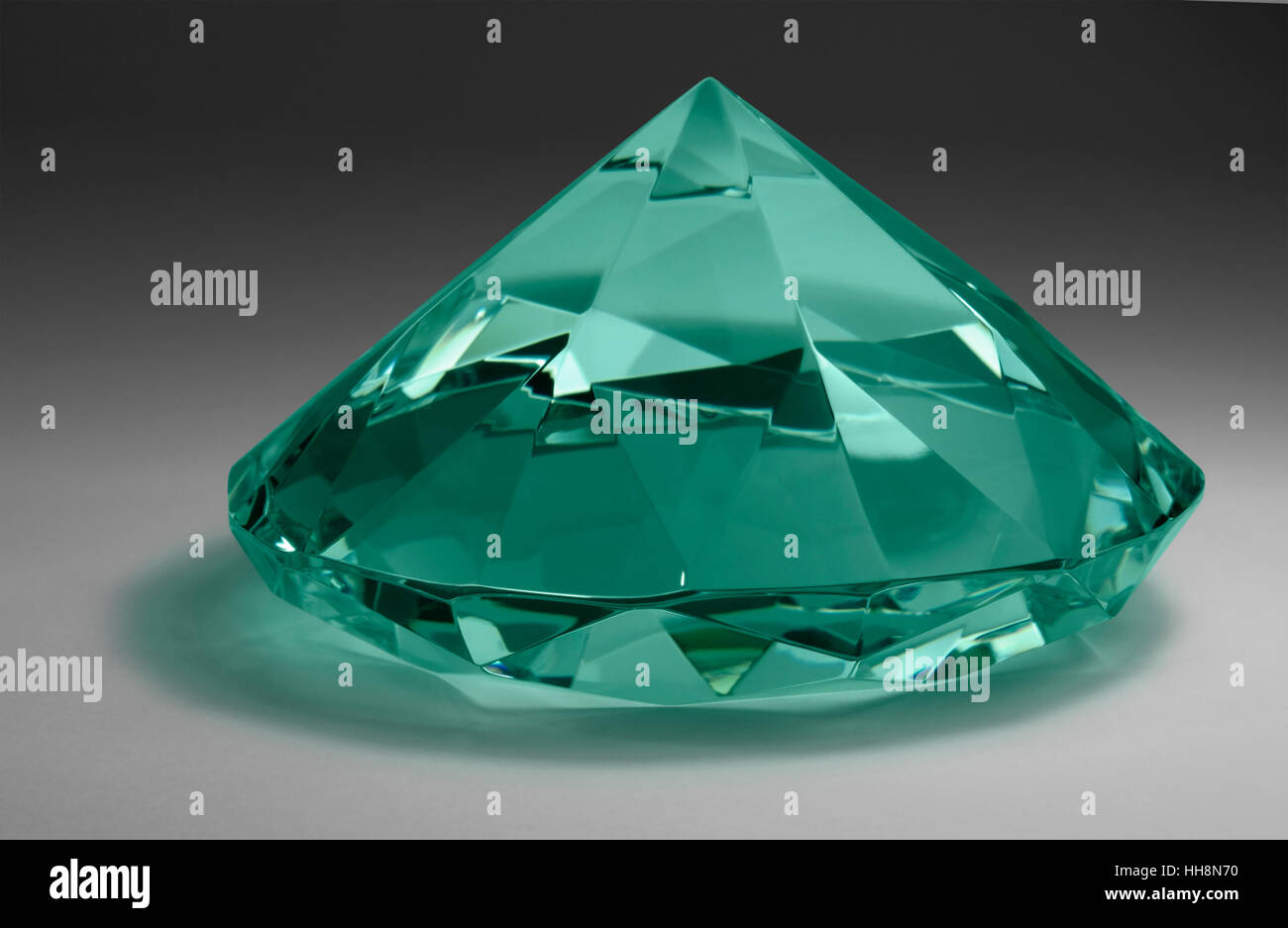 green, jewel, diamond, refraction, facet, shine, shines, bright, lucent ...
