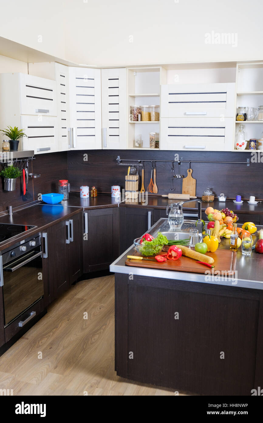 Interior of modern kitchen with fruits and vegetables Stock Photo - Alamy