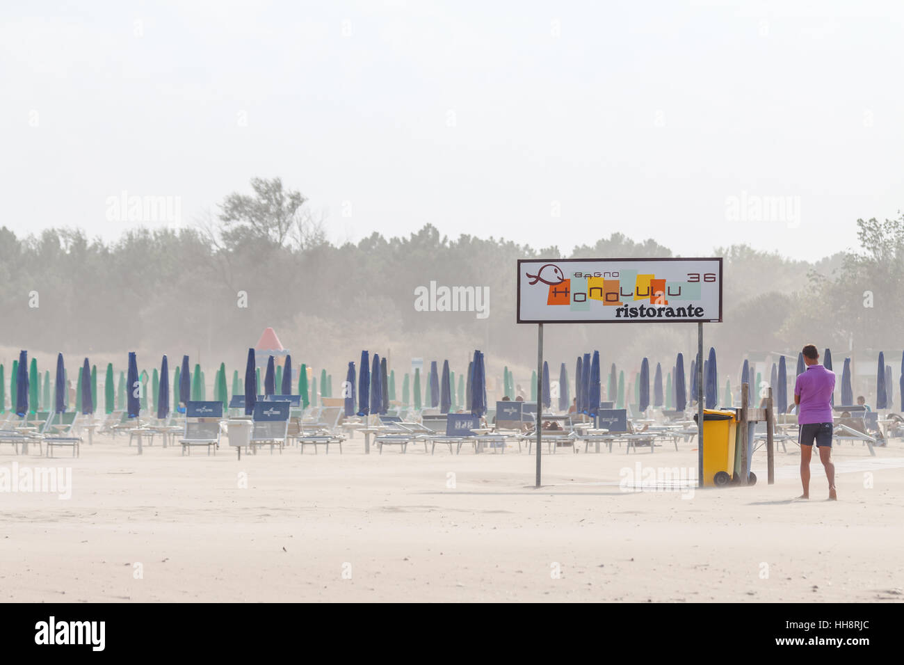 Dust in the wind hi-res stock photography and images - Alamy