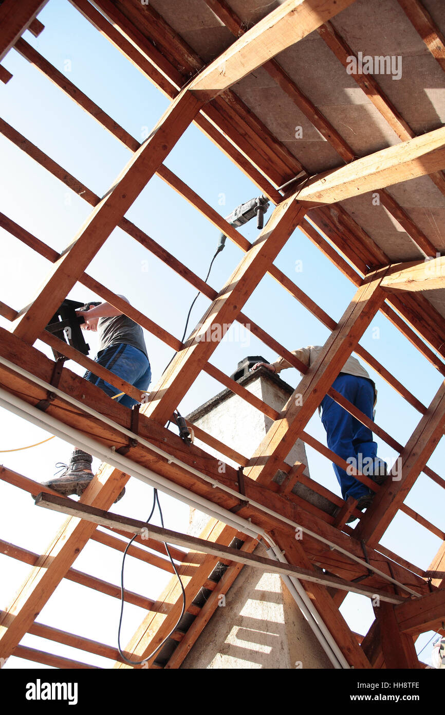 Work at the roof truss Stock Photo - Alamy