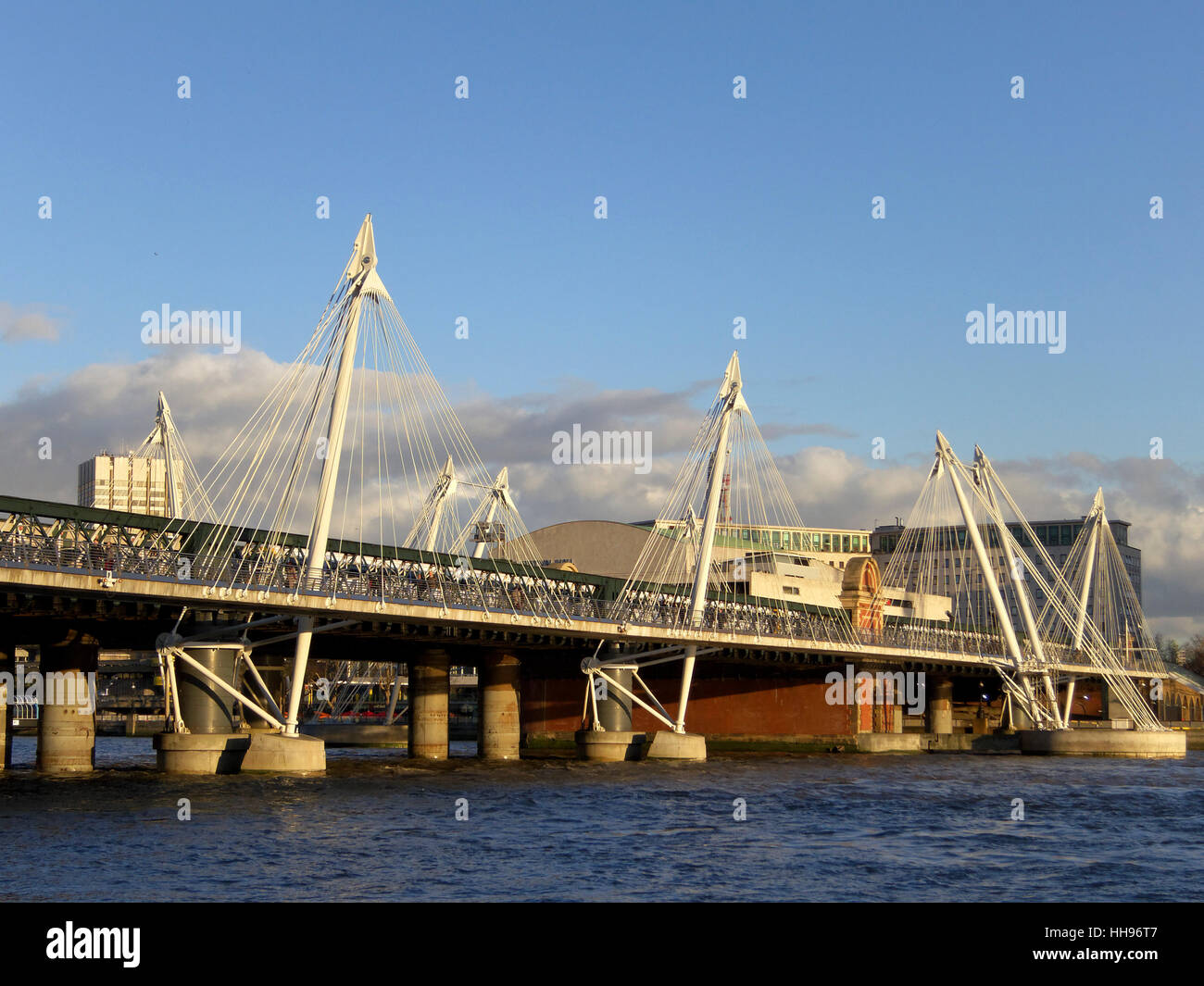 Rolling bridge london hi-res stock photography and images - Alamy
