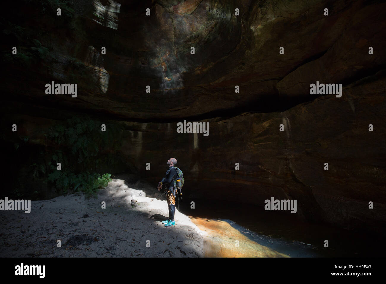 Adventure canyoning in claustral canyon in the Blue Mountains ...