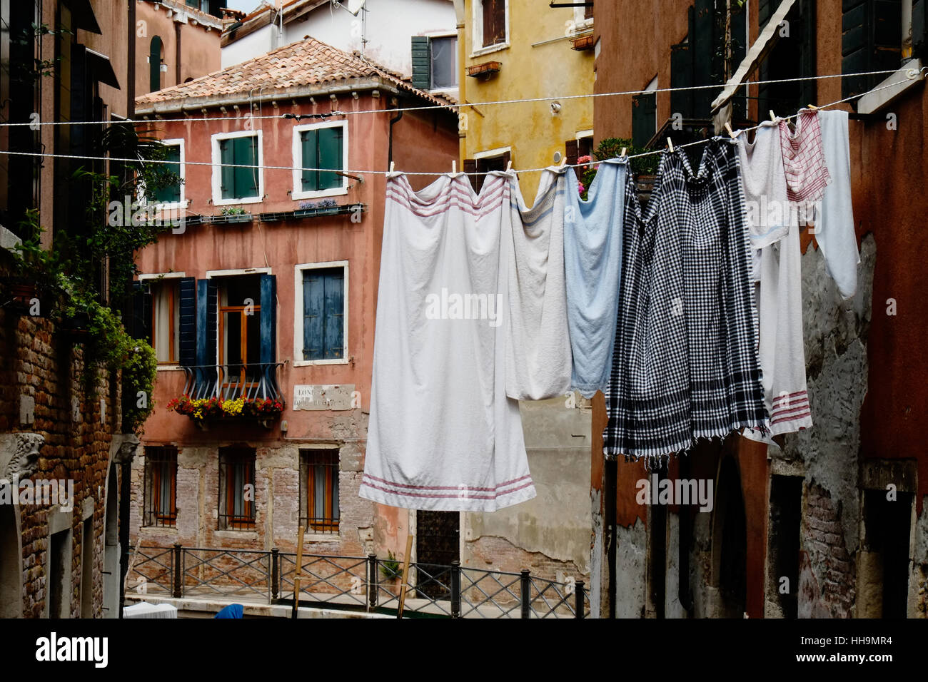 No clothes clothesline hi-res stock photography and images - Alamy