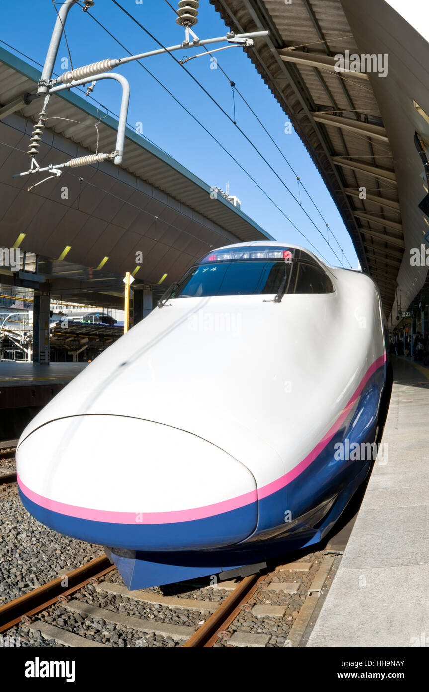 Shinkansen locomotive tokyo station japan mrt sun hi-res stock ...
