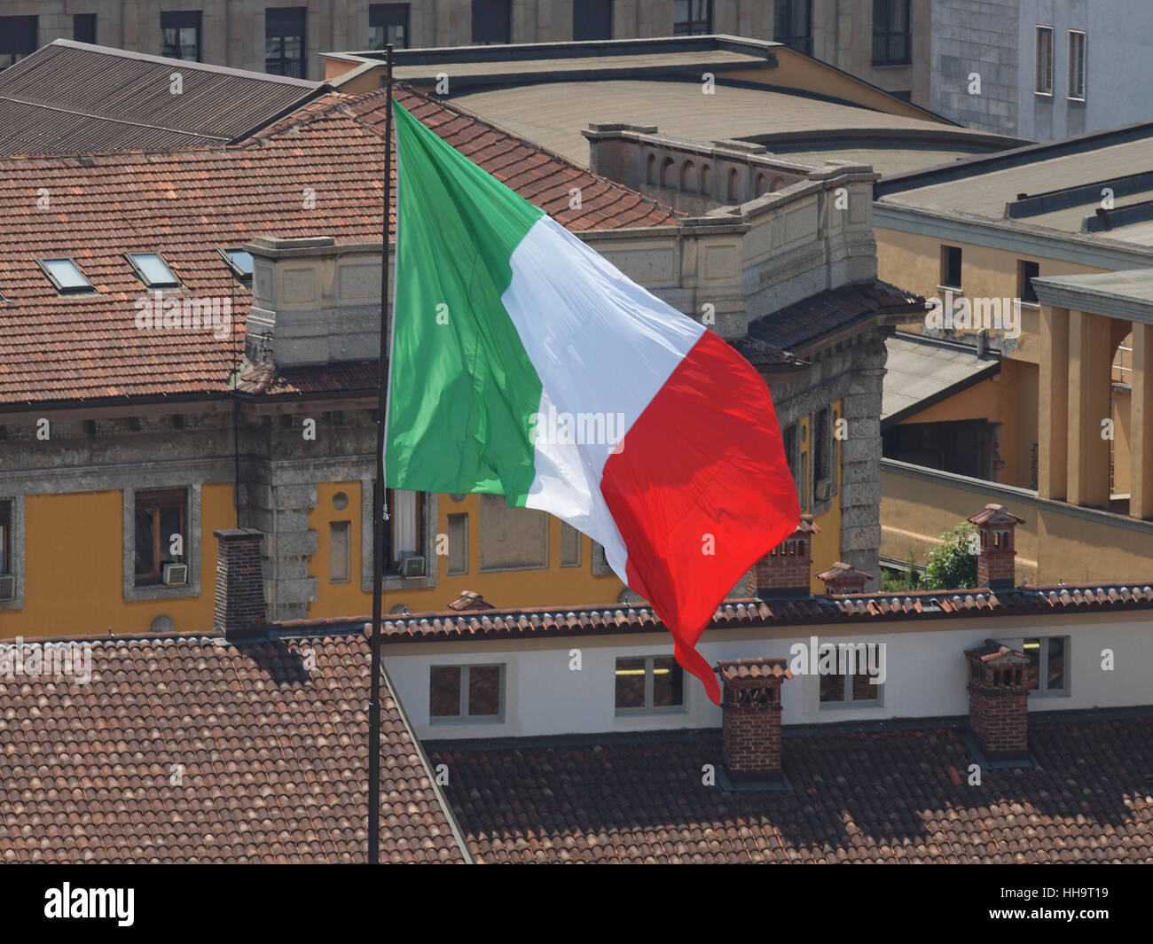 flag, italian, milan, italia, white, italy, red, city, town, green ...
