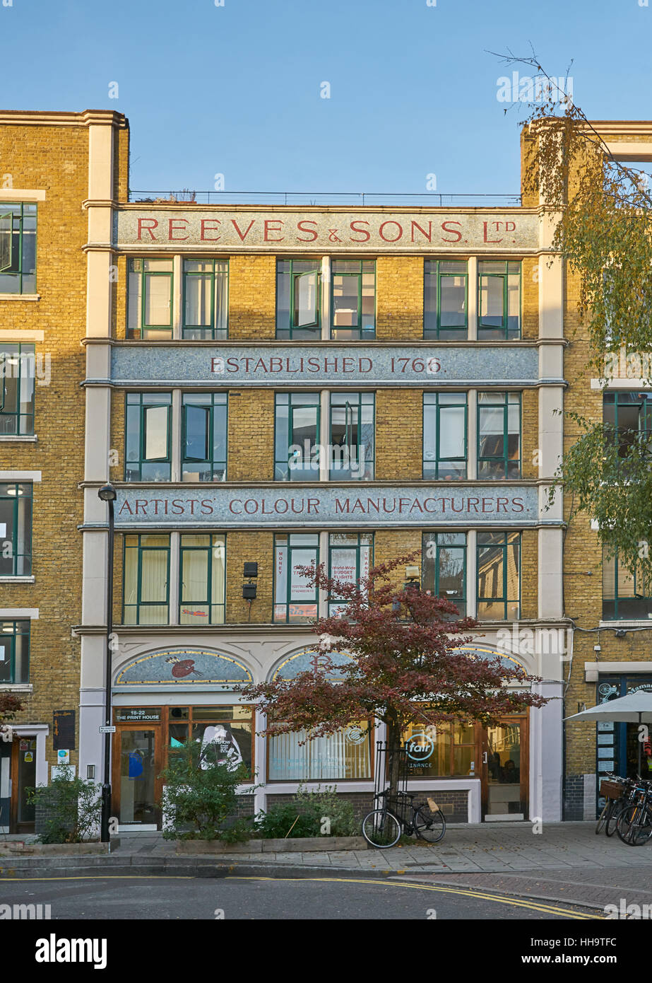 Reeves and sons dalston hipster hang out hi-res stock photography and ...