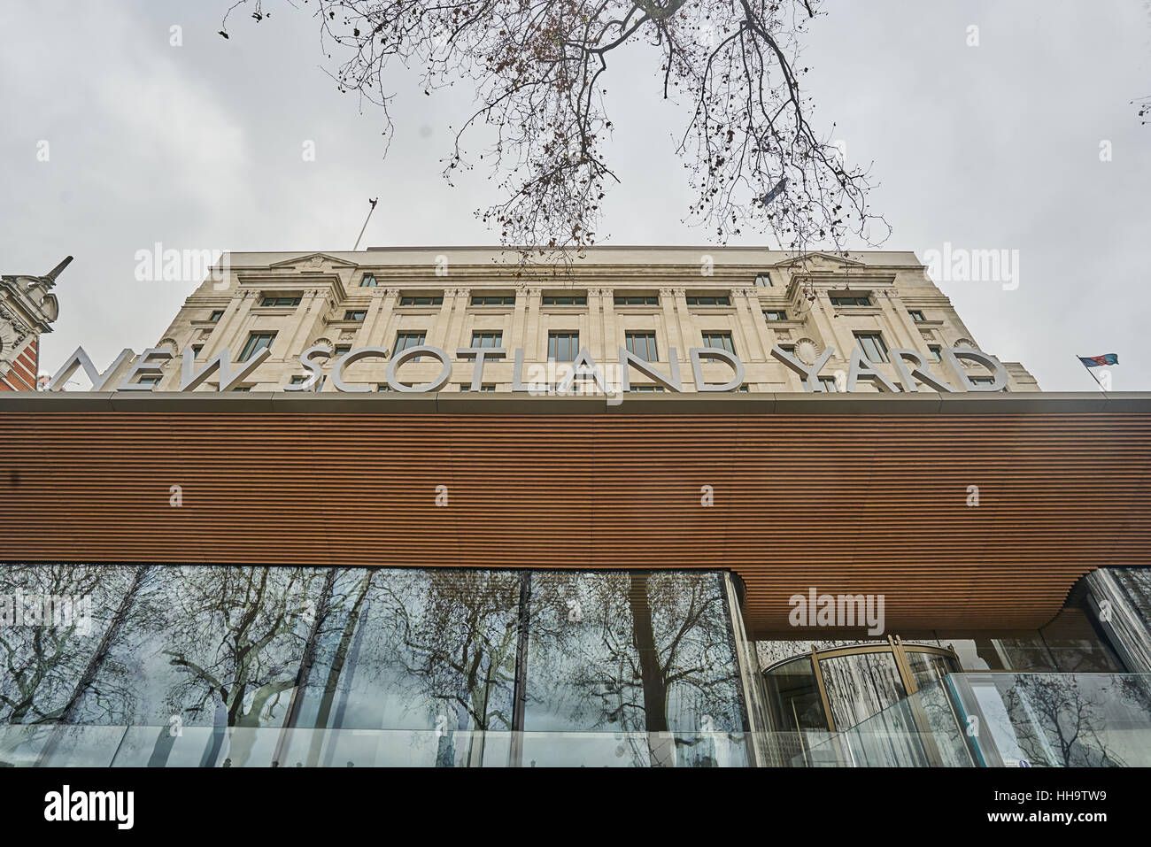 New Scotland Yard. London Police headquarters Stock Photo - Alamy