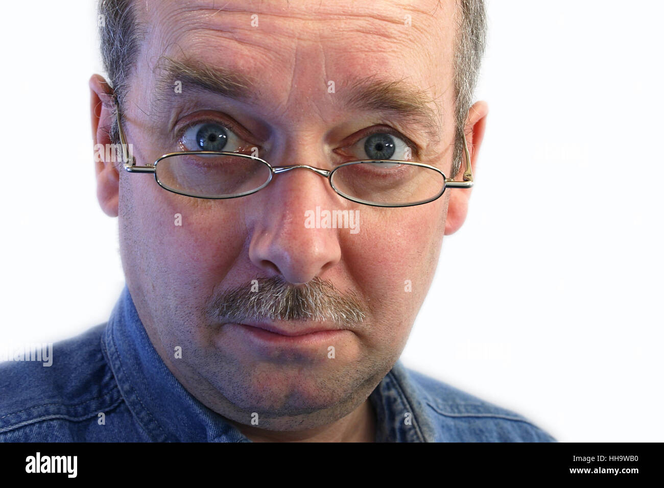 look, glancing, see, view, looking, peeking, looking at, spectacles ...