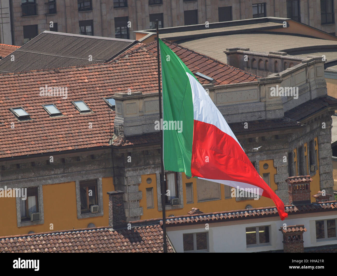 flag, italian, milan, italia, white, italy, red, city, town, green ...